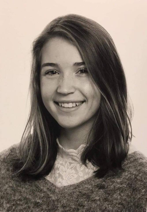 Mia Leder Du Efter En Hundepasser Står Jeg Med Glæde Til Rådighed